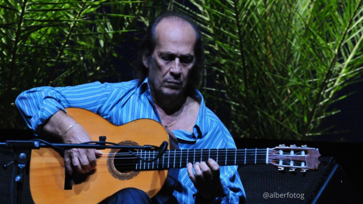 La Bienal se encomienda, en su inicio, al espíritu de Paco de Lucía ...